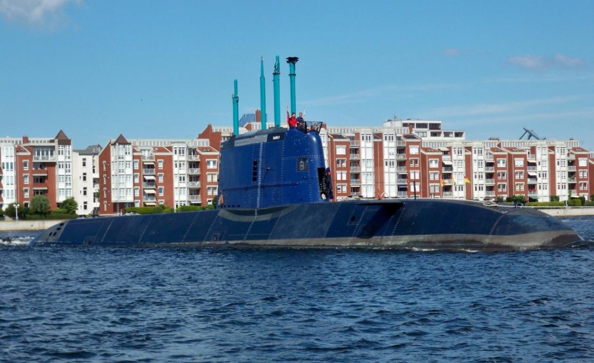 Israel’s Tiny Dolphin-Class Submarines Have A Big Secret (Like Nuclear ...